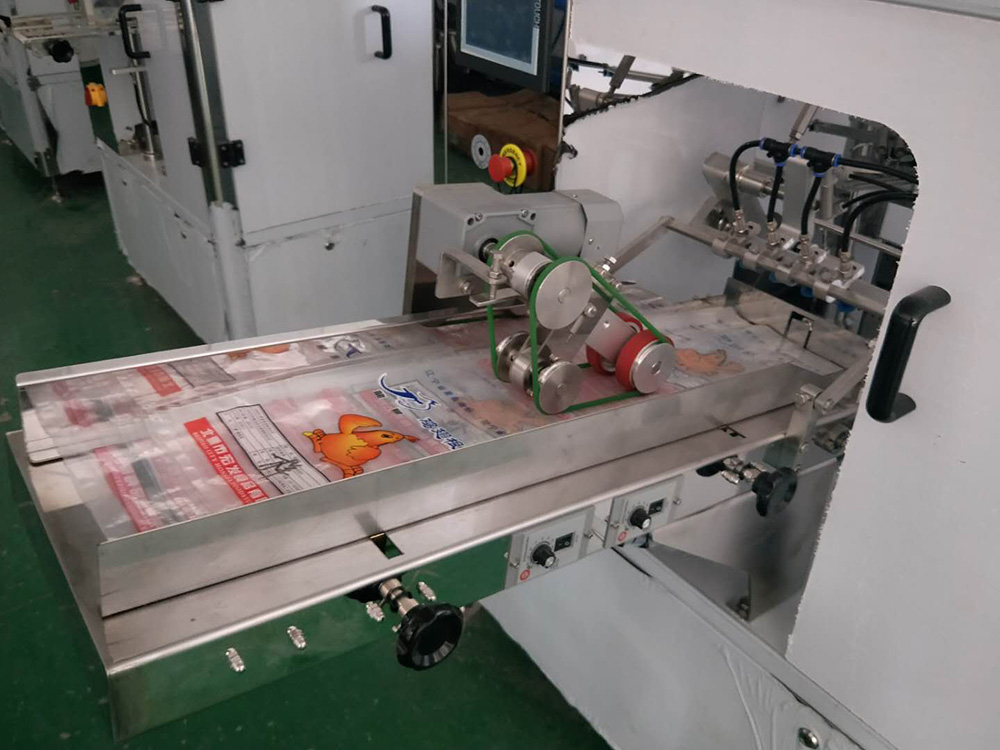 Puff Corn Soft Candy And Nuts Automatic Pre-made Pouch Doypack Packing ...